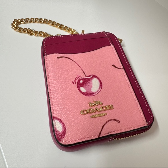 Coach | Accessories | Nwt Coach Zip Card Case With Cherry Print Cr832 ...